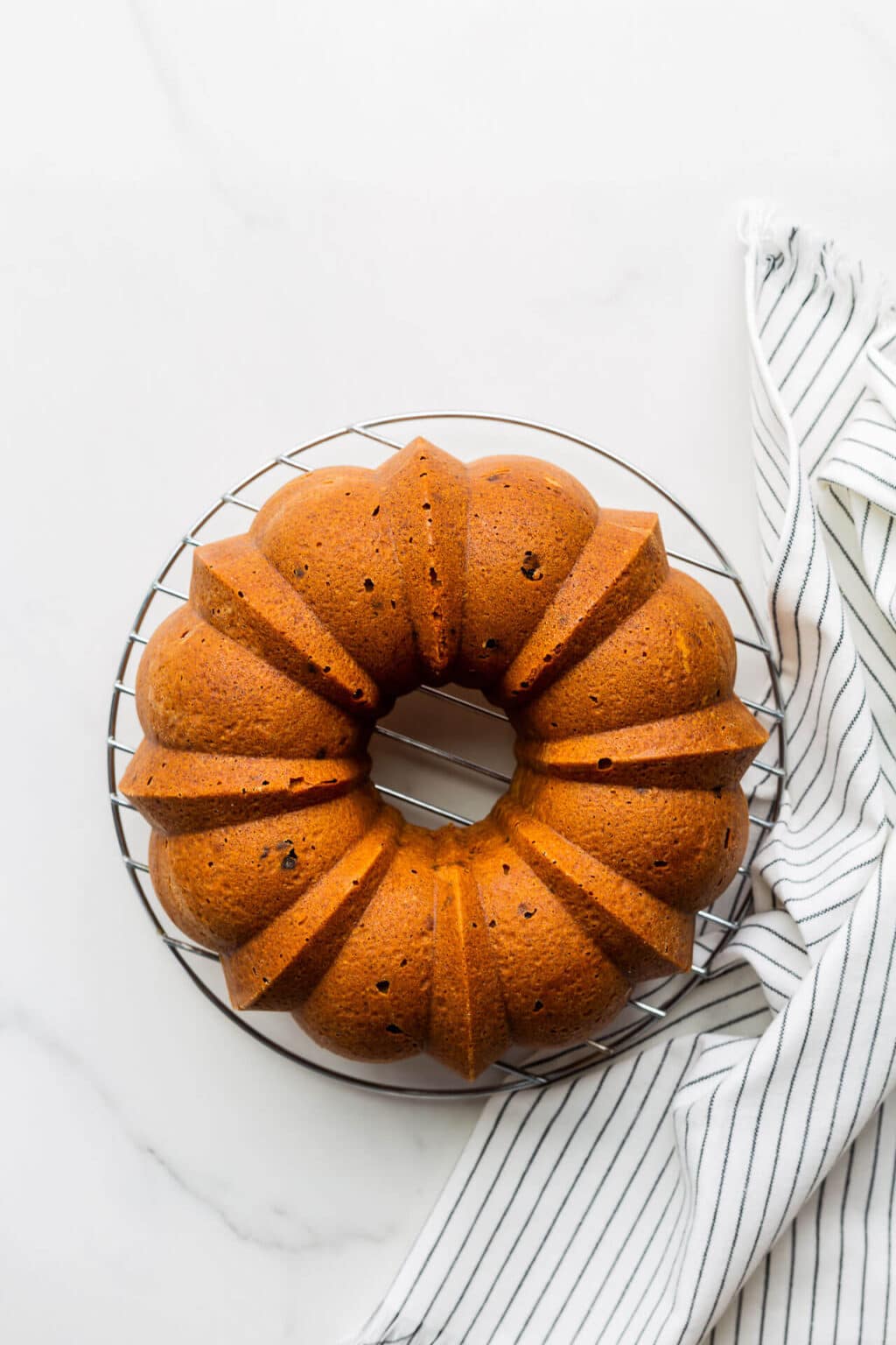How to use a bundt pan - The Bake School