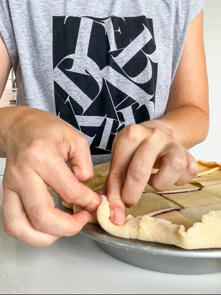 How To Make a Lattice Pie Crust - The Bake School