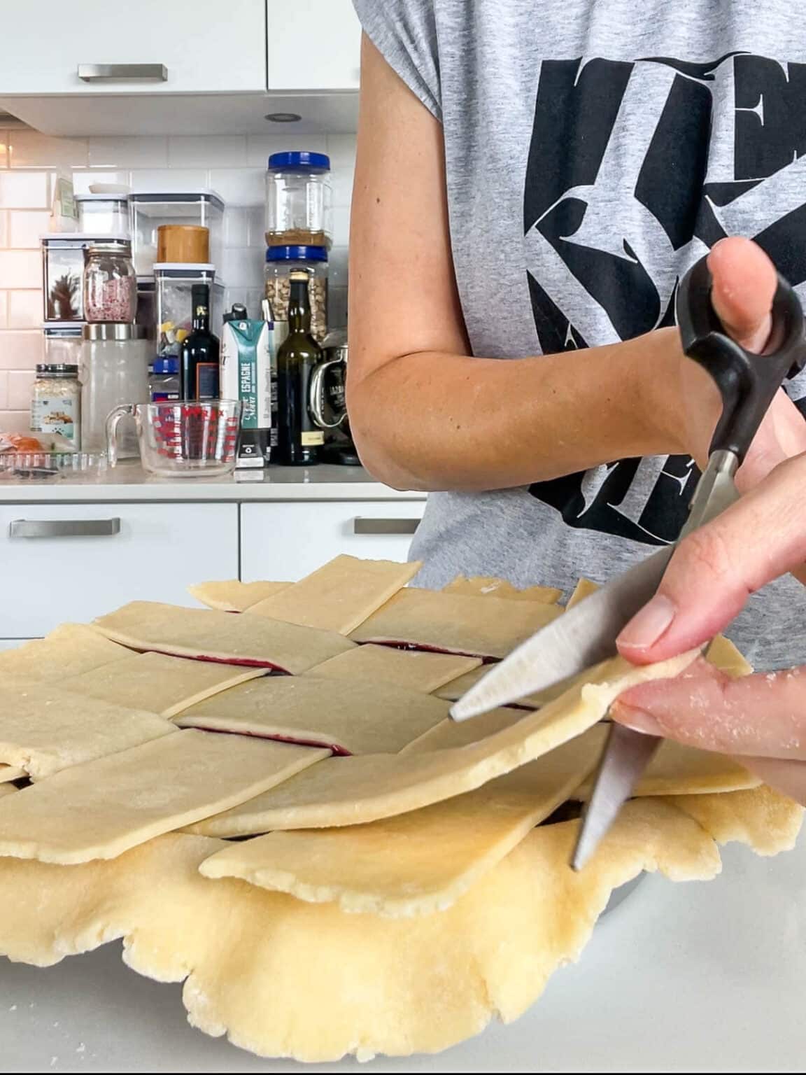 How To Make a Lattice Pie Crust - The Bake School
